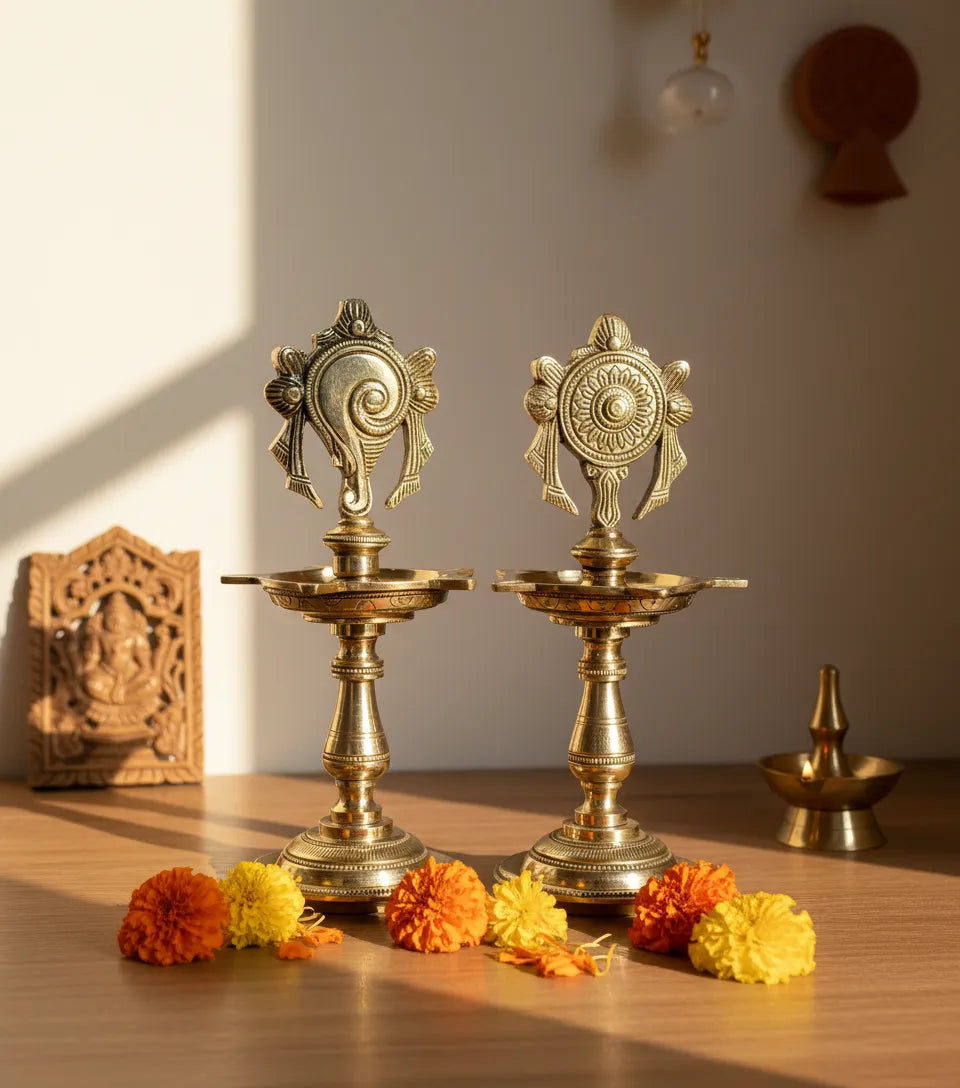 Traditional Brass Vishnu Shankh Chakra Standing Diya Lamp | DDASSBR14 ...